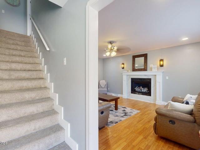 409 College View Dr