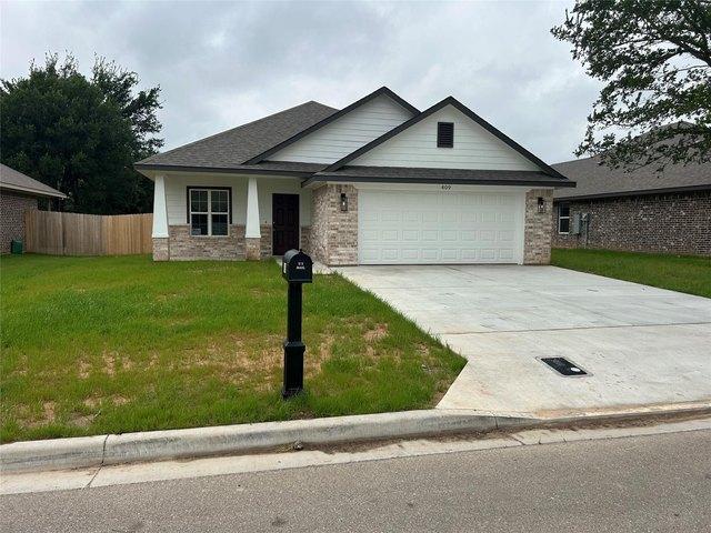 409 Conway St, Lacy Lakeview, TX 76705