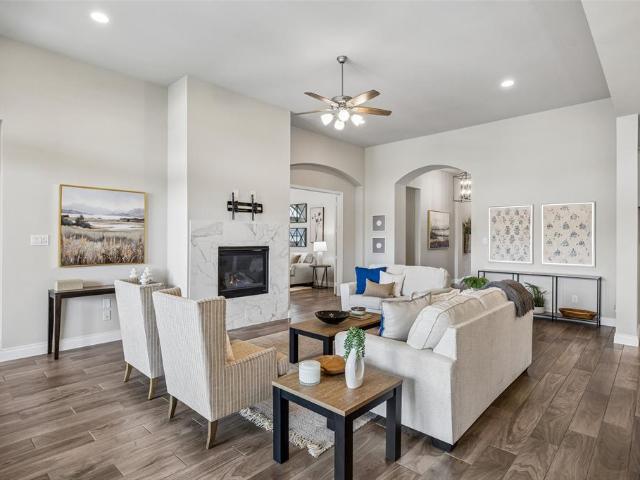 409 Calmwater Cove