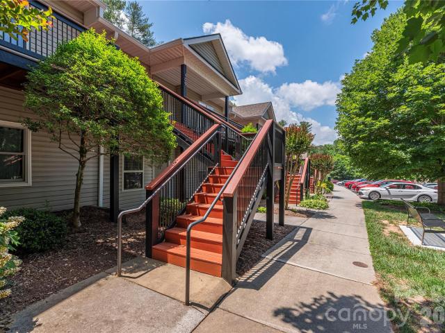 409 Carlyle Way