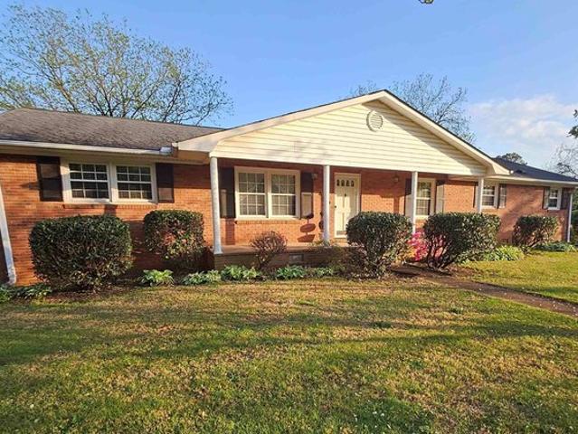 409 Caston Dr, Boiling Springs, SC 29316