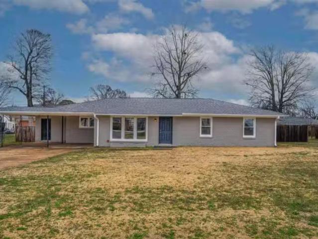 409 CENTRAL AVE SW, MUSCLE SHOALS, AL 35661 Single Family Resi.