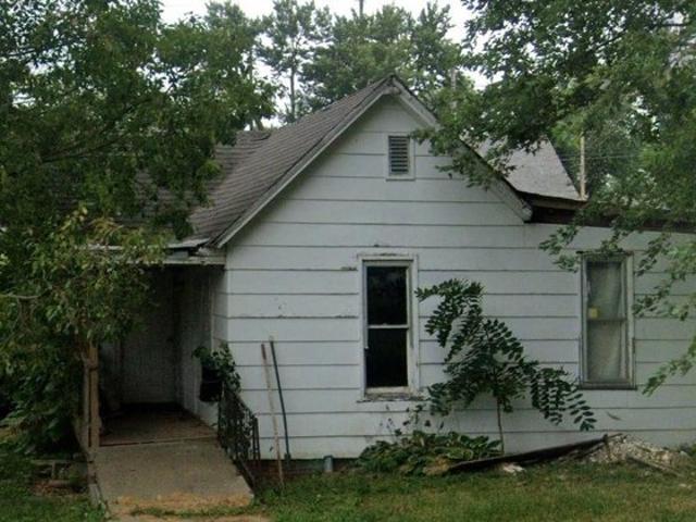 409 Chestnut St, Tarkio, MO 64491