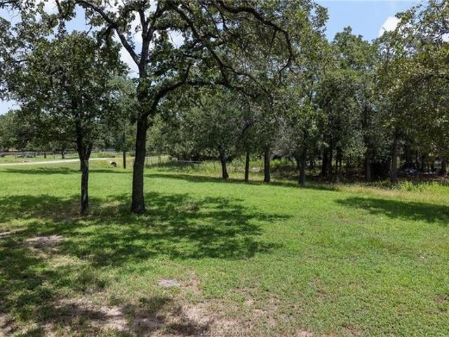 409 Crappie, Somerville, TX 77879