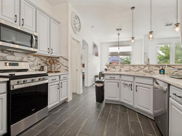 409 Creek Point Lane