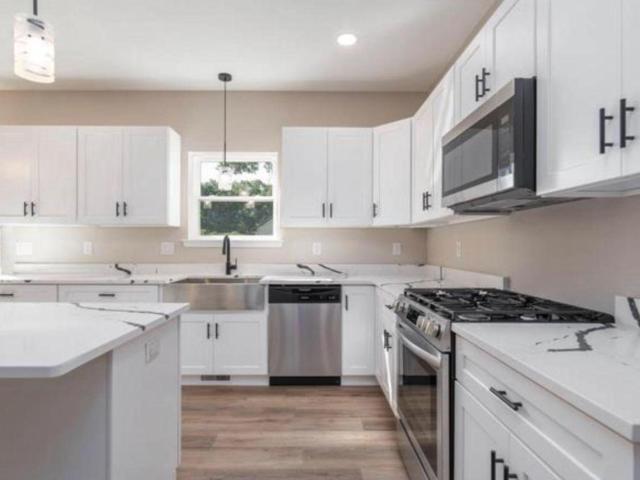 409 Crescent Blvd