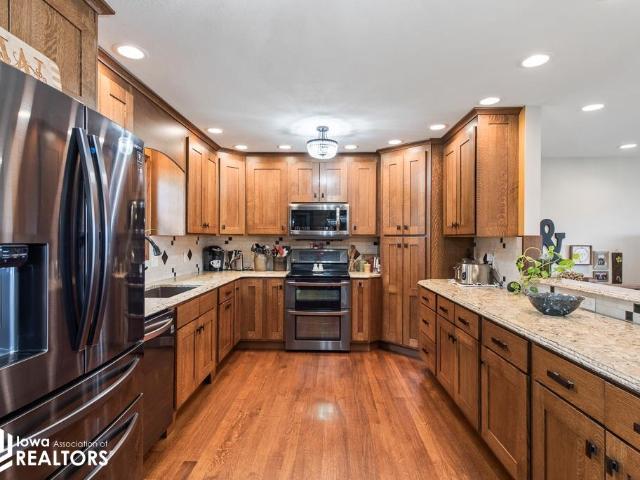 409 Crestview Circle