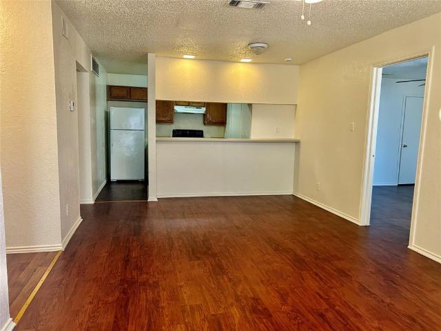 409 Crestline Dr, Arlington, TX 76012 | MLS #21128 | Compass