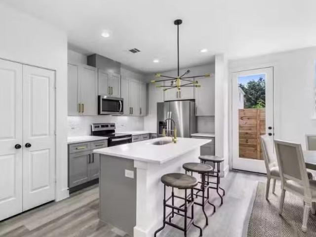 409 Alvia Run Ln #B2, Houston, TX 77018 MLS 39510095