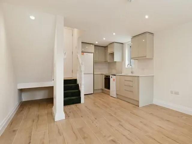 409 Bowes Road, London, N11 1AB, United Kingdom | 1 bed duplex for rent #167777555 | Rentberry