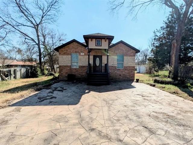 409 Giles St, Mineola, TX 75773