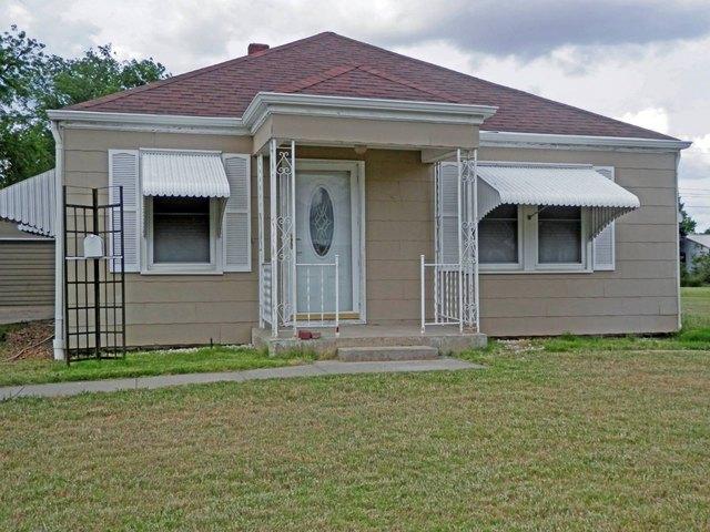 409 Division St, Downs, KS 67437