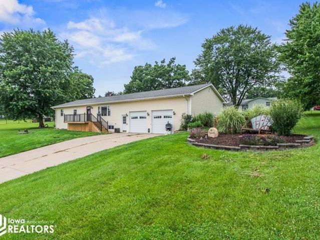 409 E Crestview Cir, Bloomfield, IA 52537
