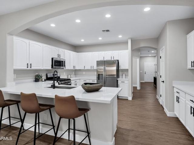 409 E Diamond Trl, San Tan Valley, AZ 85143