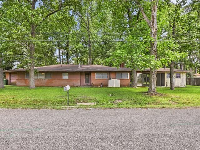 409 E Linney St, Dayton, TX 77535