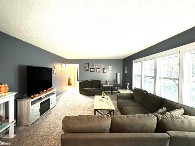 409 East Lane