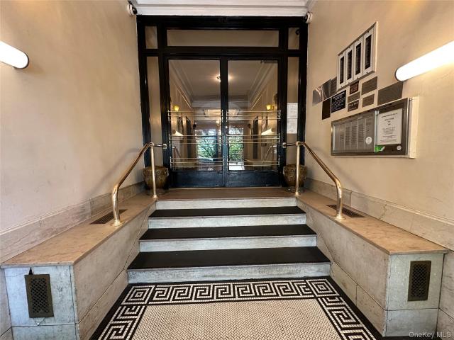 409 Edgecombe Avenue, Unit 7F | Compass