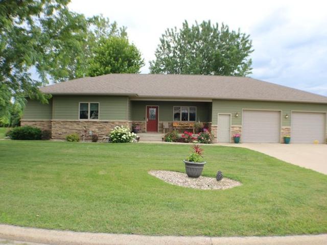 409 Fox Lake Ave, Sherburn, MN 56171