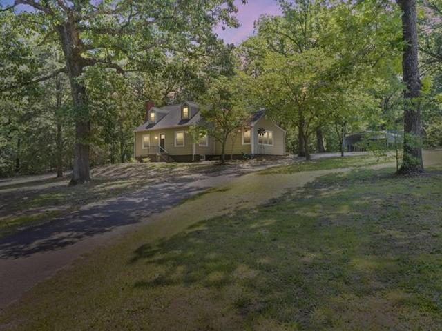 409 Forest Ave, Broadway, NC 27505