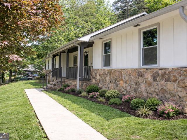 409 Flora Avenue