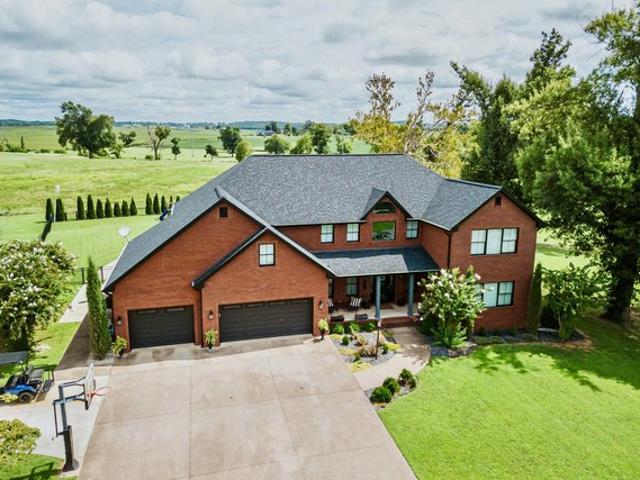 409 Holly Ln, Princeton, KY 42445