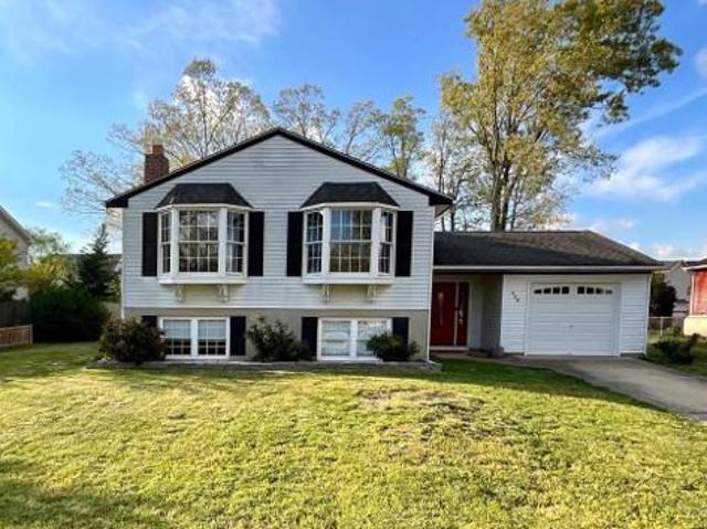 409 Holly Pkwy, Monroe Township, NJ 08094