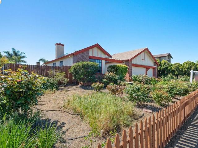 409 Hazelnut Dr