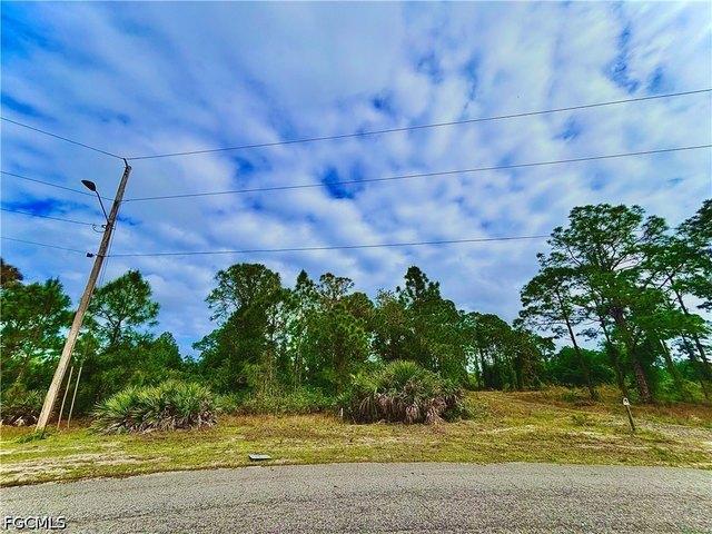 409 Harshaw St, Lehigh Acres, FL 33974
