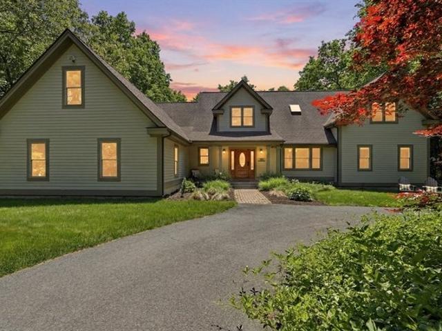409 Henry St, Amherst, MA 01002