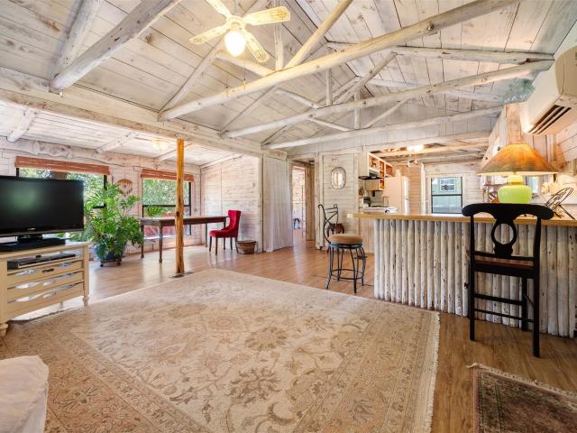 409 Hub Dr