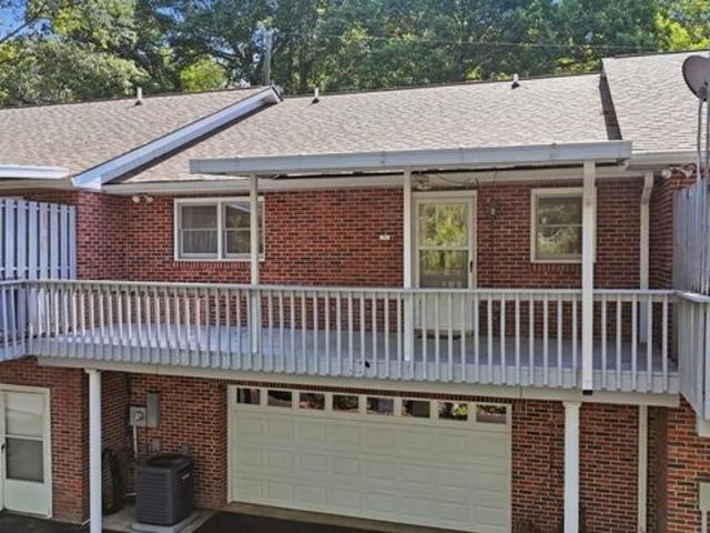 409 Hurst Cir, Franklin, NC 28734