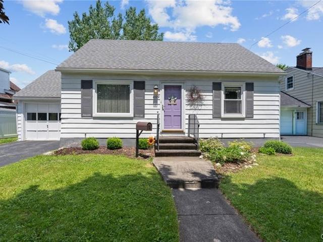 409 Orwood Pl, Syracuse, NY 13208