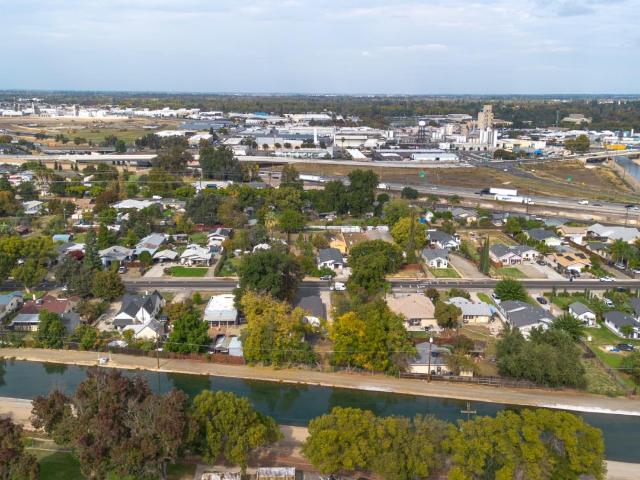 409 Laurel Ave, Modesto, CA 95351 | MLS #ML82042 | Compass