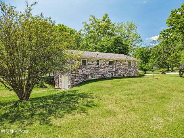 409 Lawnville Rd