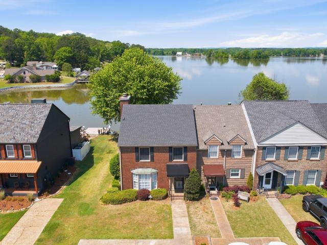 409 Lakepoint Drive