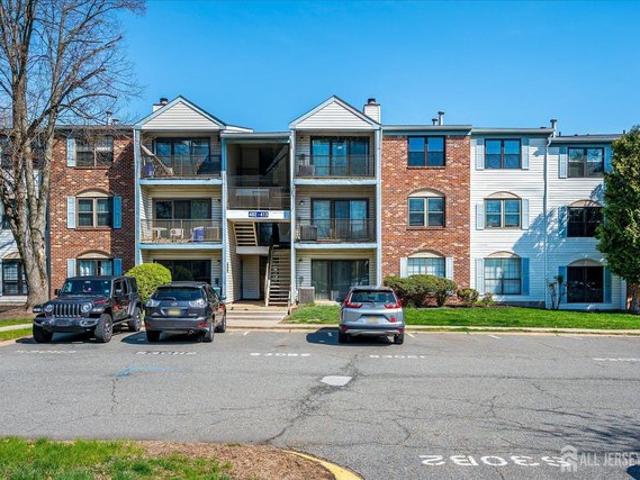 409 Lancaster Ct, Piscataway, NJ 08854