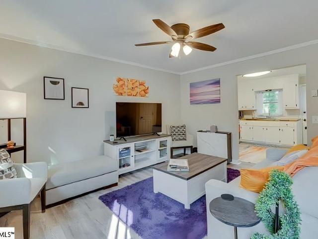 409 Lindsay Road