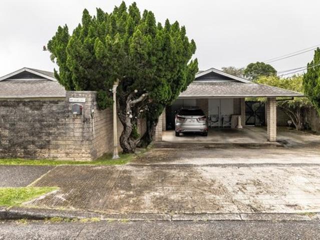 409 Luakini St, Honolulu, HI 96817