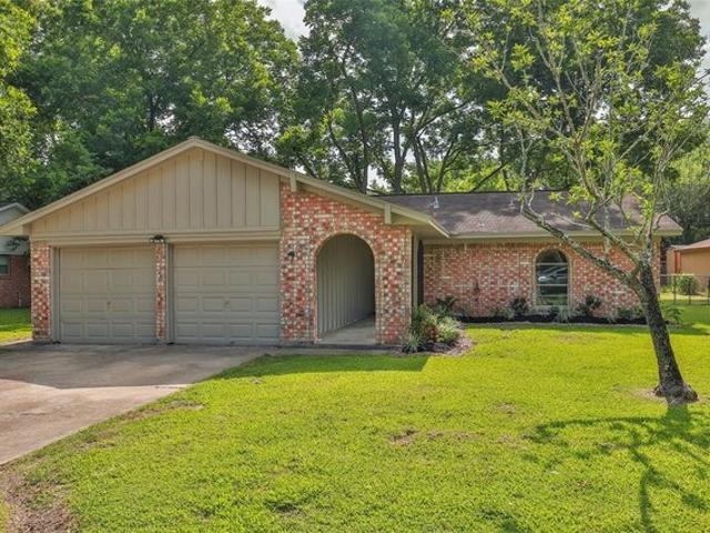 409 Mary Ln, Highlands, TX 77562