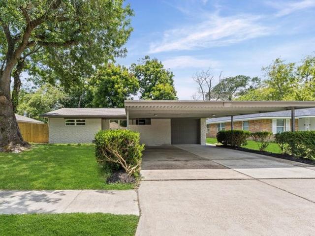 409 Midway Dr, Baytown, TX 77521