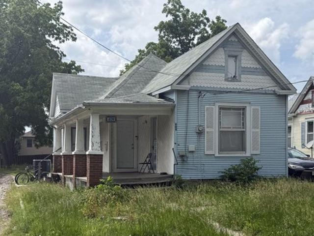409 N 8th St, Columbia, MO 65201