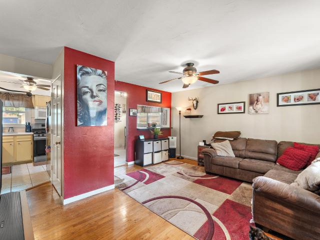 409 N Glenwood Drive