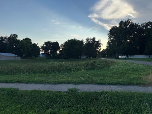 409 N Main Lot Only Street