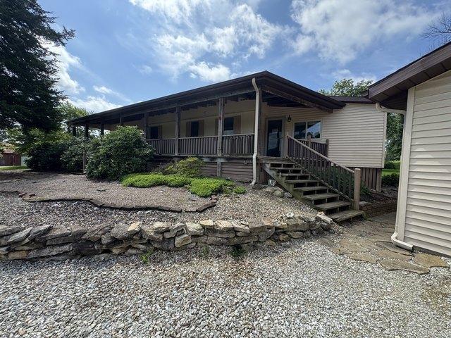 409 N Main St, Payson, IL 62360