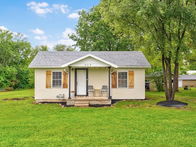 409 S Main St, Nixa, MO 65714