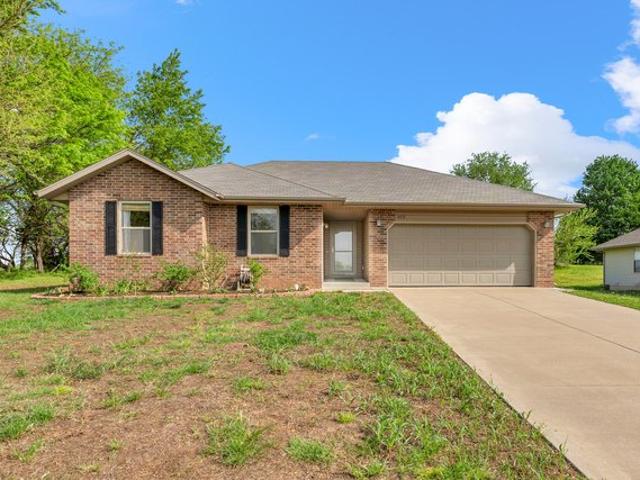 409 Southview Dr, Willard, MO 65781