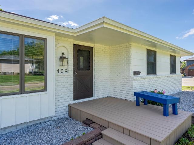 409 SE Wanda Drive
