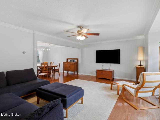 409 Silk Oak Dr