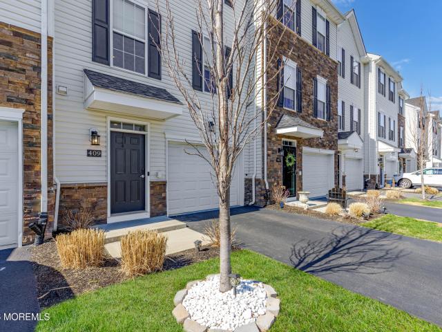 409 Spirit Way