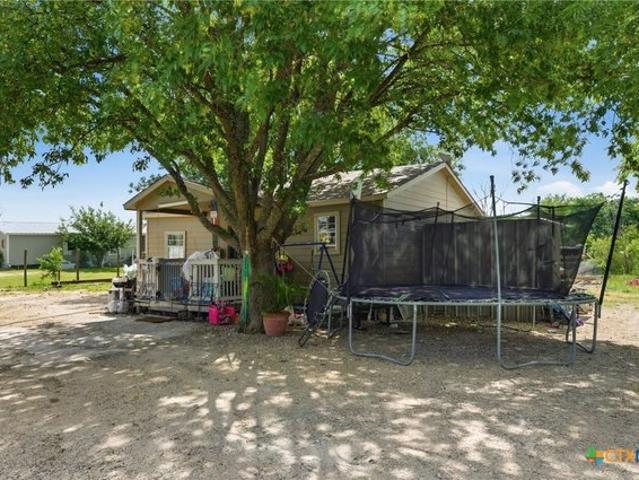 409 Summit Dr, Kyle, TX 78640
